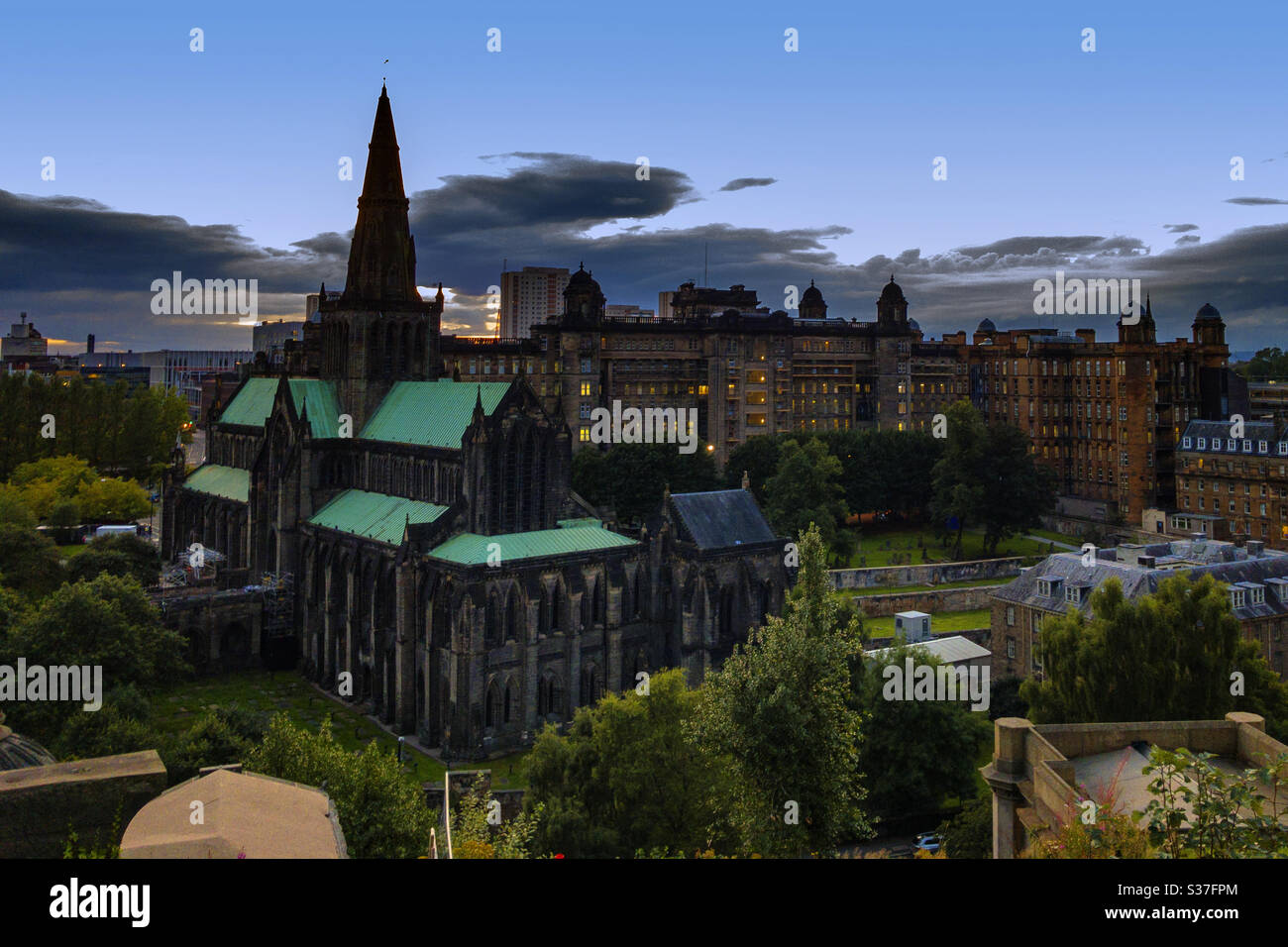 Glasgow cathedral scotland hi-res stock photography and images - Alamy