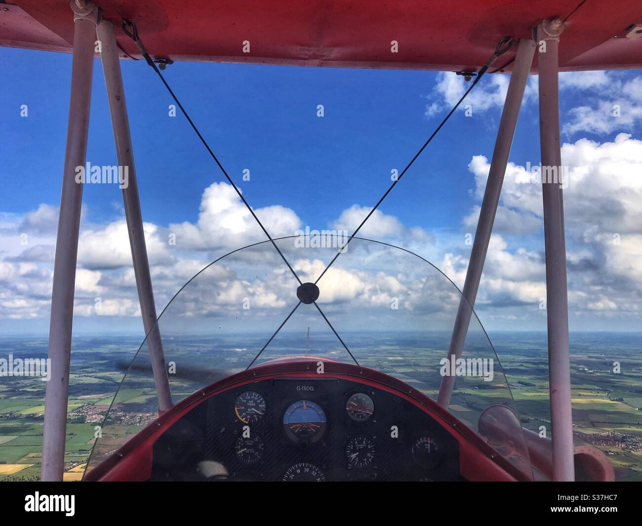 Airplane cockpit view hi-res stock photography and images - Alamy