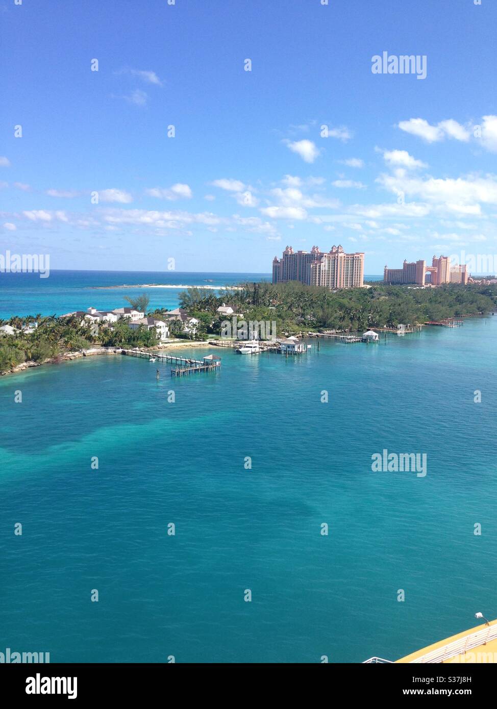 Bahamas colors hi-res stock photography and images - Alamy