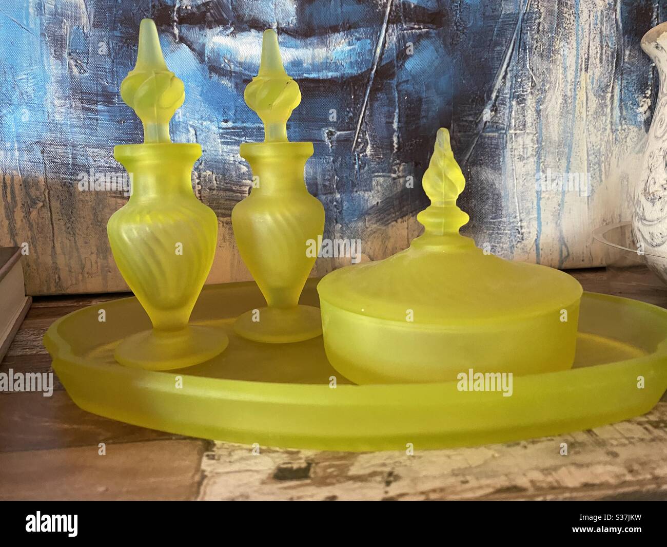 Perfume Bottle Antique High Resolution Stock Photography and Images - Alamy