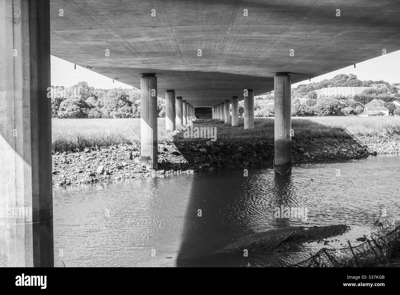 Shadow under bridge hi-res stock photography and images - Alamy