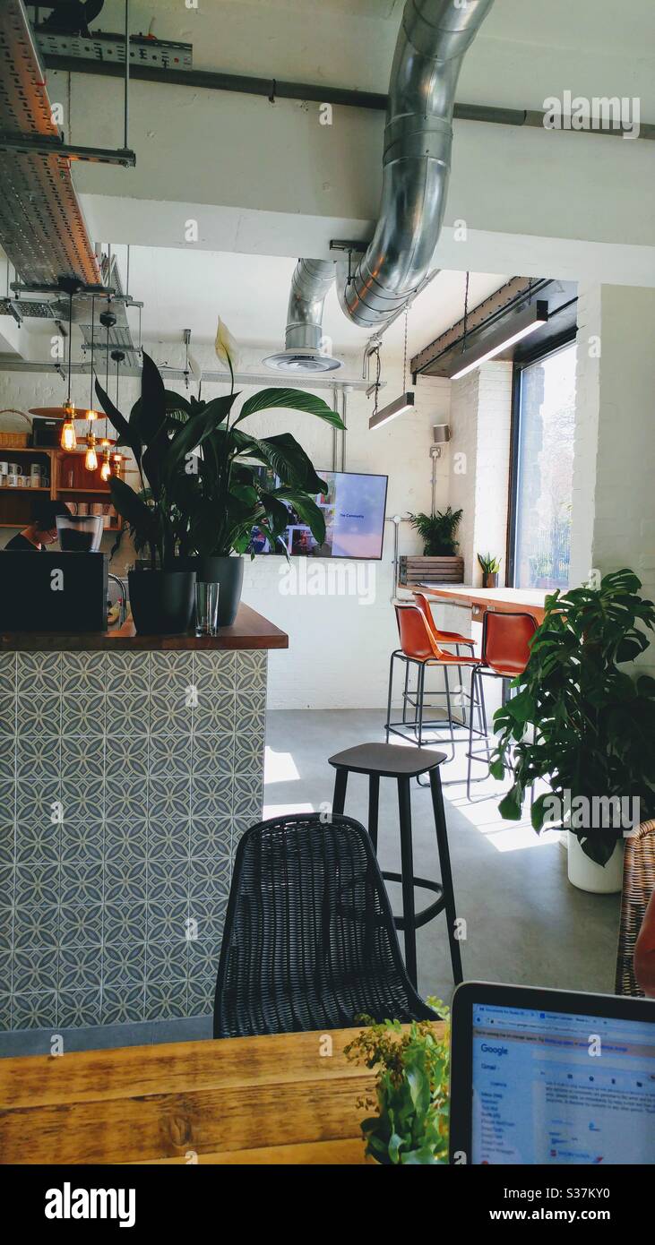 Workspace cafe hi-res stock photography and images - Alamy