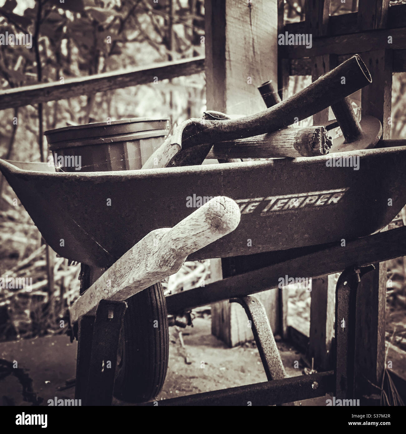 Broken tools hi-res stock photography and images - Alamy