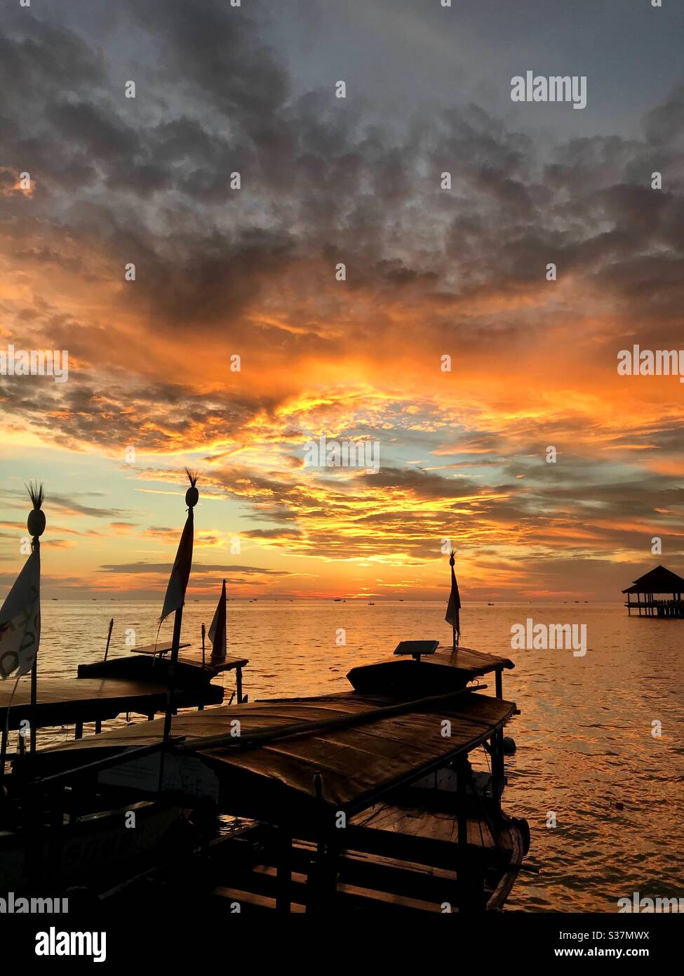 Beautiful dock hi-res stock photography and images - Alamy