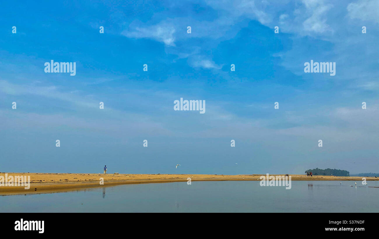 Kerala beach landscape hi-res stock photography and images - Alamy