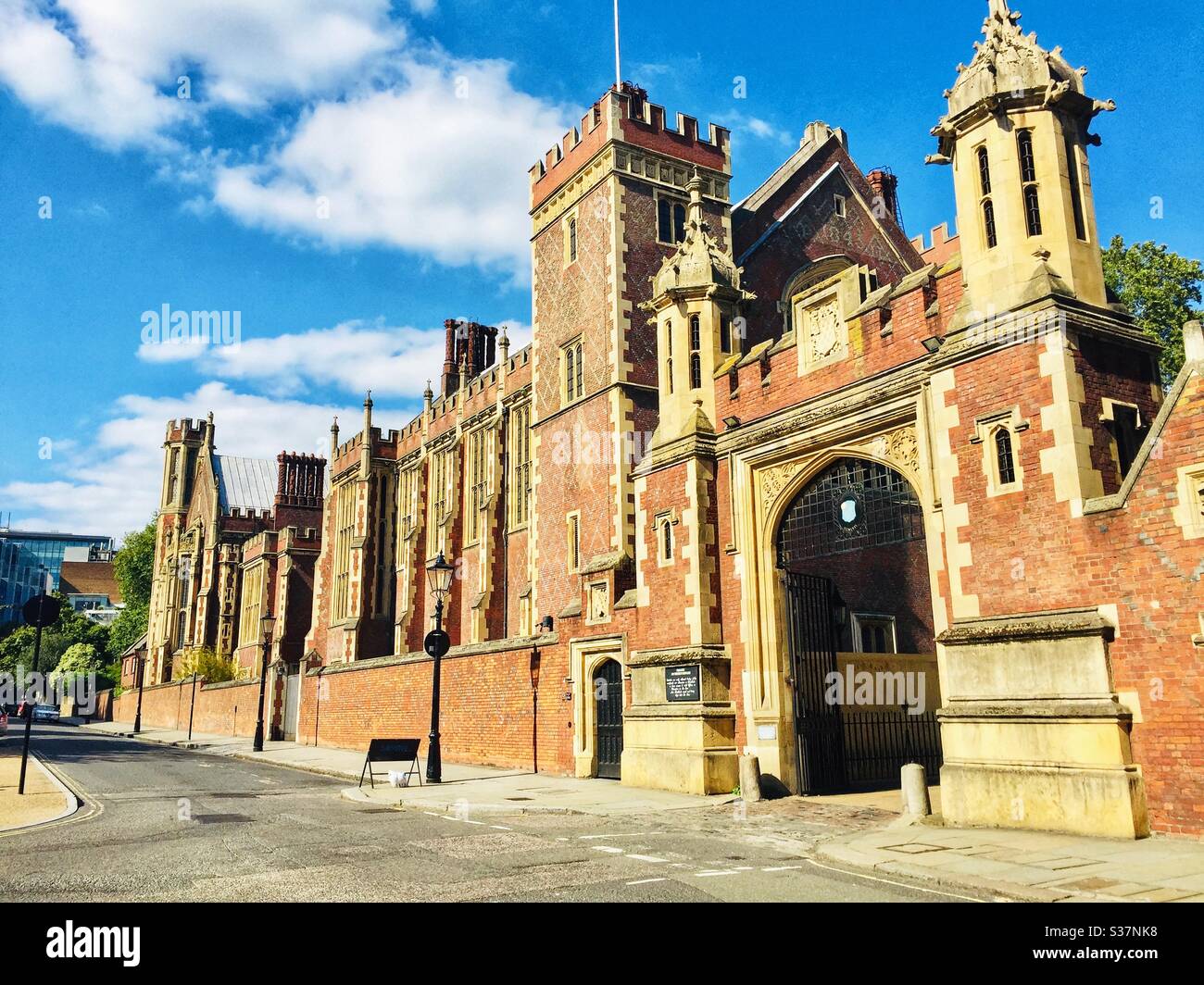 London school of economics hi-res stock photography and images - Alamy