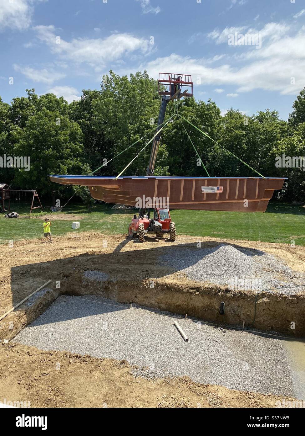 Installing Pool High Resolution Stock Photography and Images - Alamy