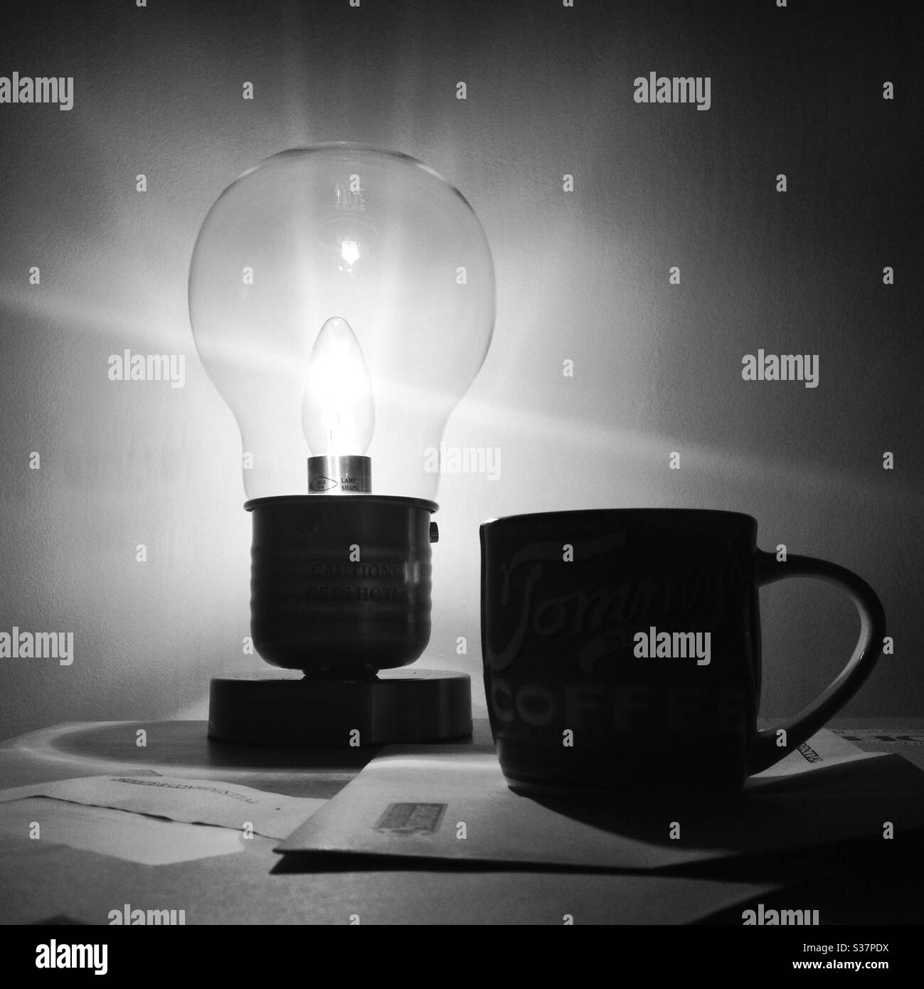 Brainstorm lightbulb hi-res stock photography and images - Alamy