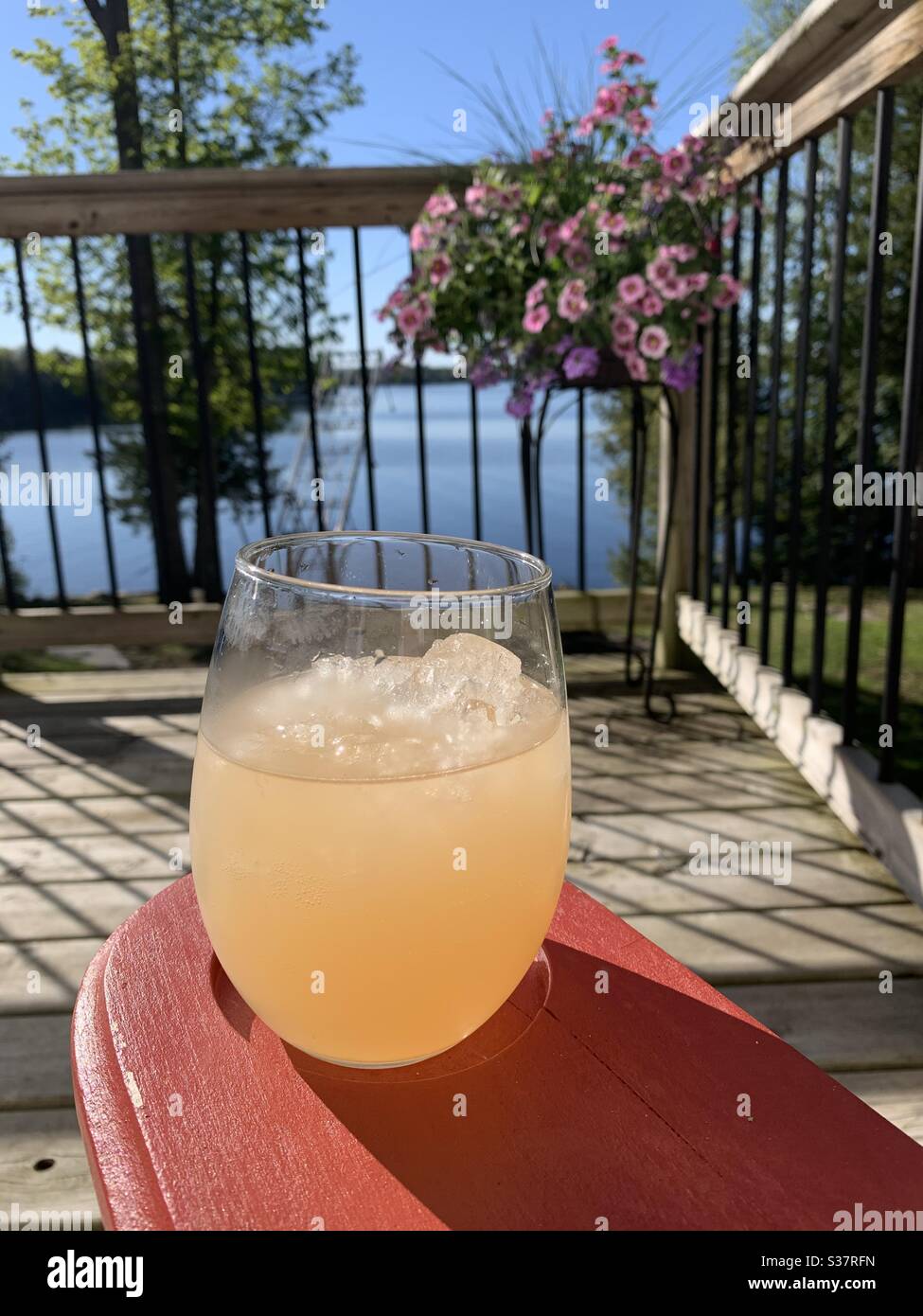 Summer refresher drink hi-res stock photography and images - Alamy