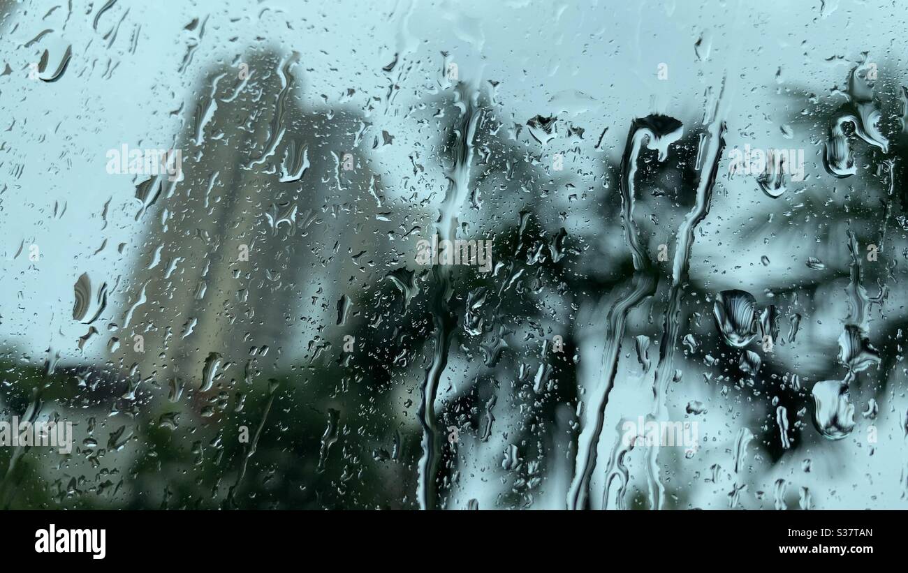 Water dripping down glass hi-res stock photography and images - Alamy