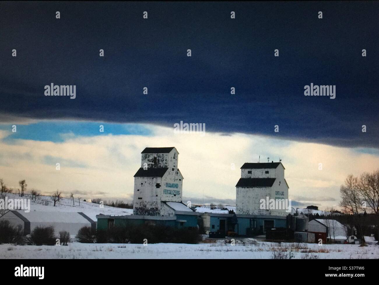 Dewinton seed plant. Fertilizer plant,Dewinton, Alberta, Canada ...