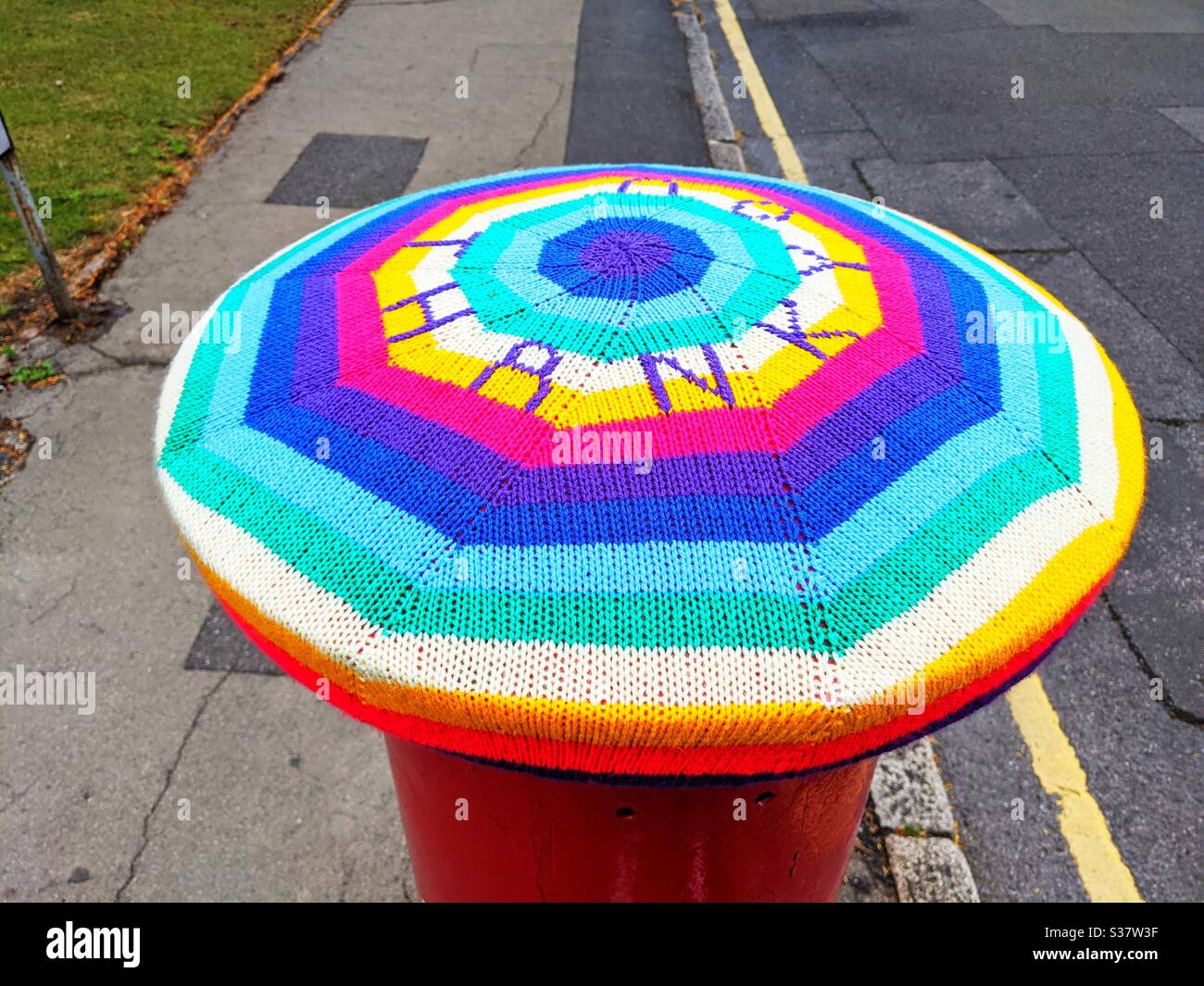 Postbox crochet hi-res stock photography and images - Alamy