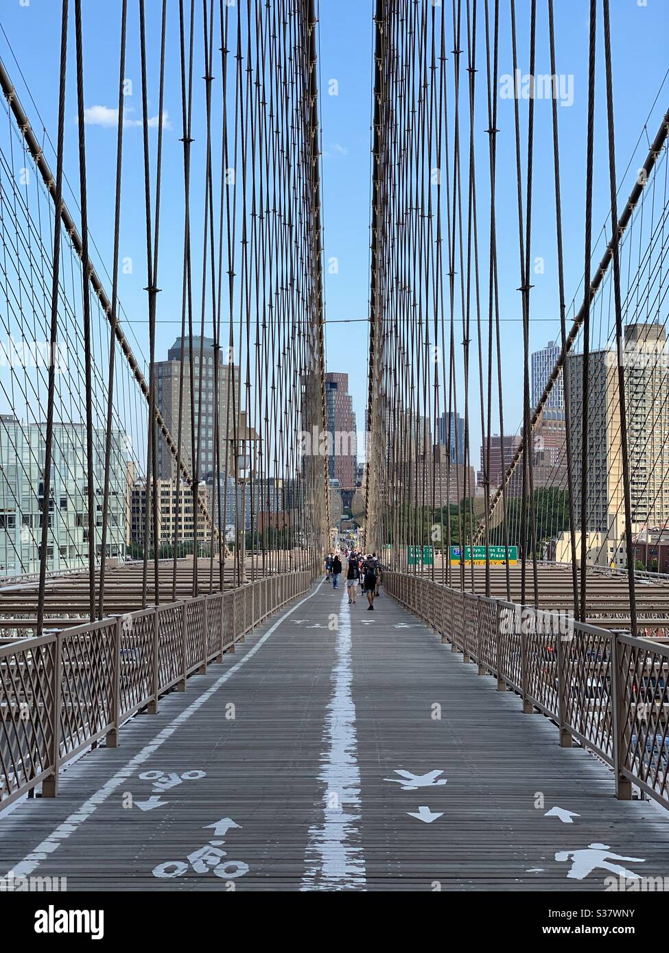 Bike the brooklyn bridge hi-res stock photography and images - Alamy
