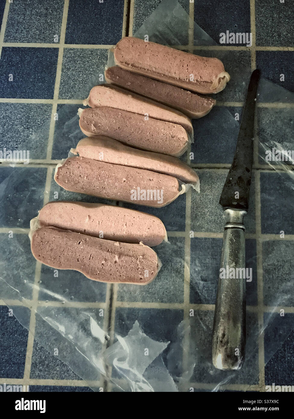 How to cook a sausage hi-res stock photography and images - Alamy