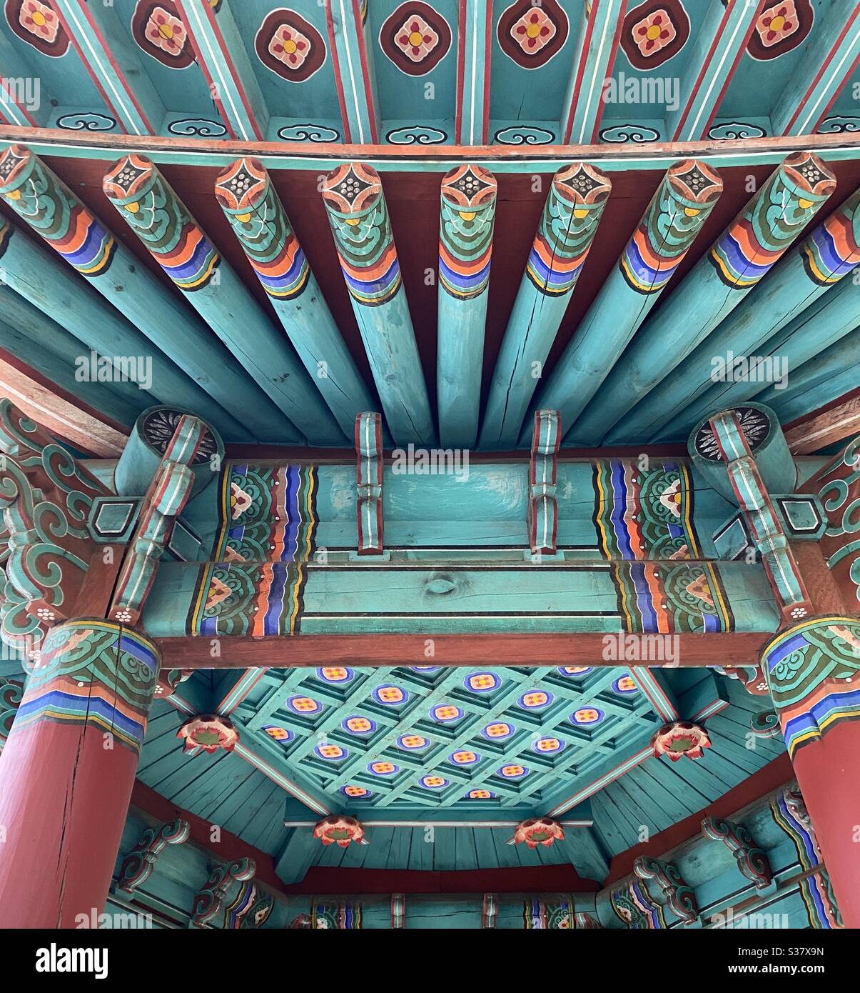 Temple colors hi-res stock photography and images - Alamy