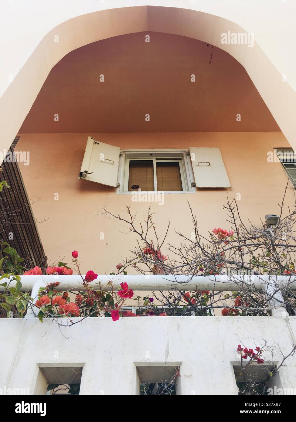 Arched balcony hi-res stock photography and images - Alamy