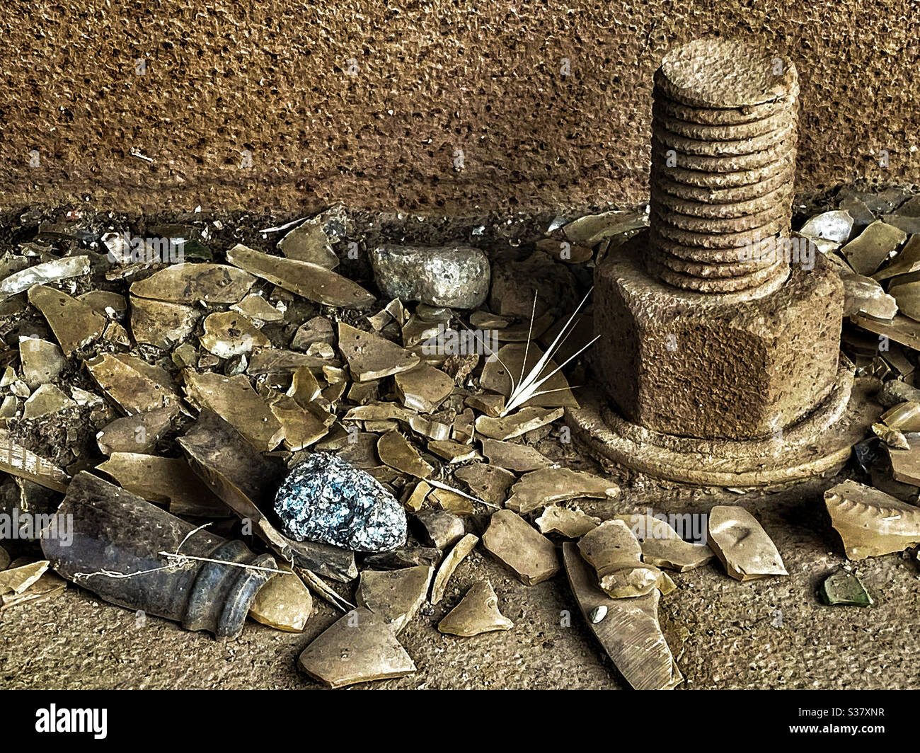 Broken bolt hi-res stock photography and images - Alamy