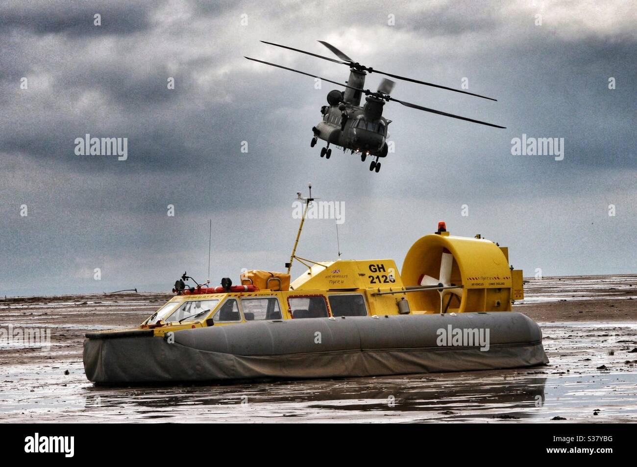 Rescue hovercraft and Chinook helicopter Stock Photo - Alamy