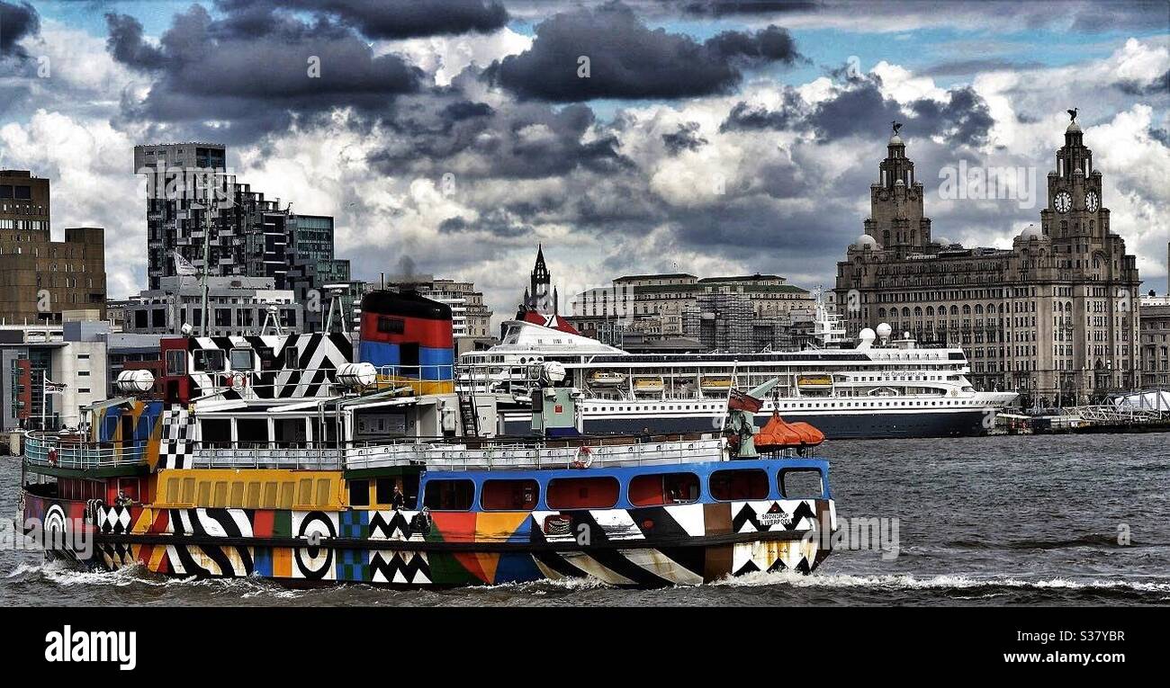 Ships on River Mersey Stock Photo - Alamy