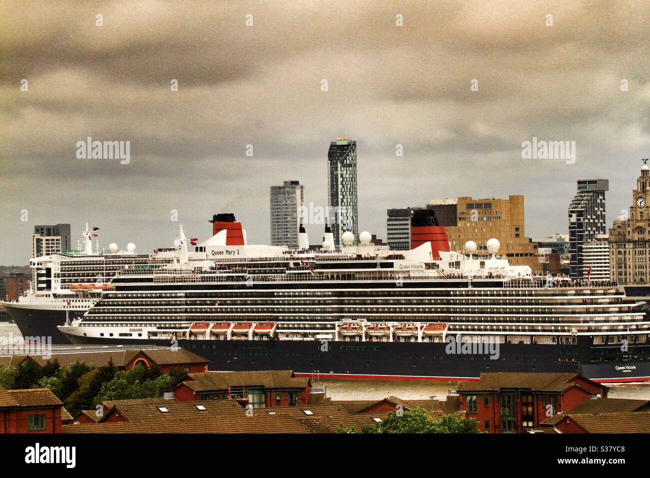 Cunard queen victoria cruise hi-res stock photography and images - Alamy