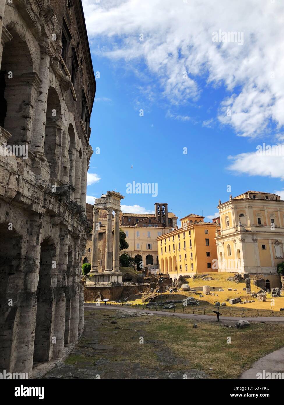 Summer day in rome hi-res stock photography and images - Alamy