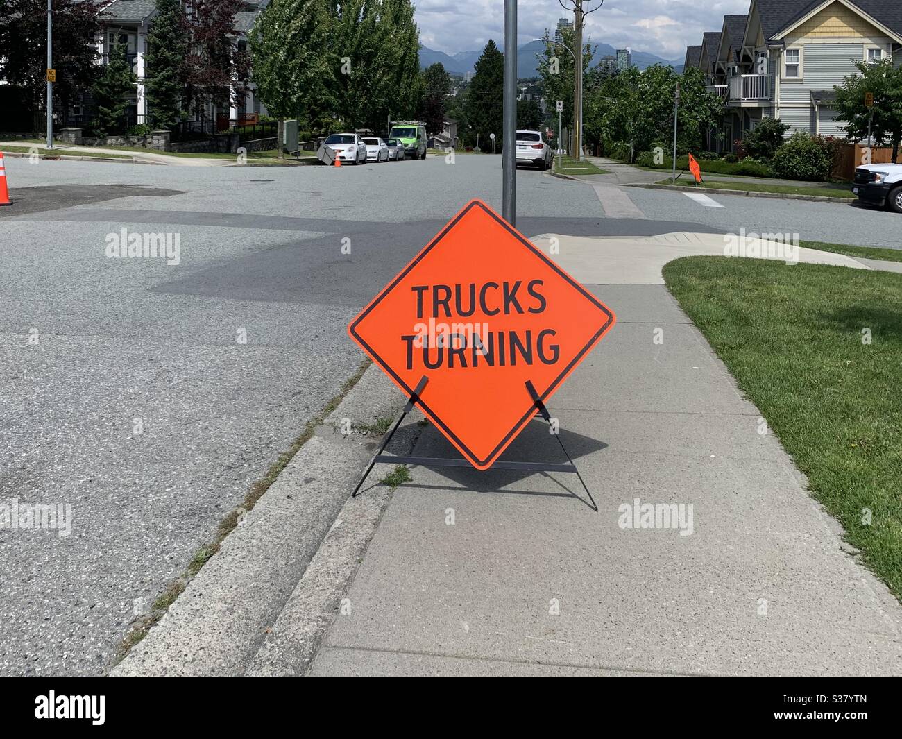 Truck turning hi-res stock photography and images - Alamy