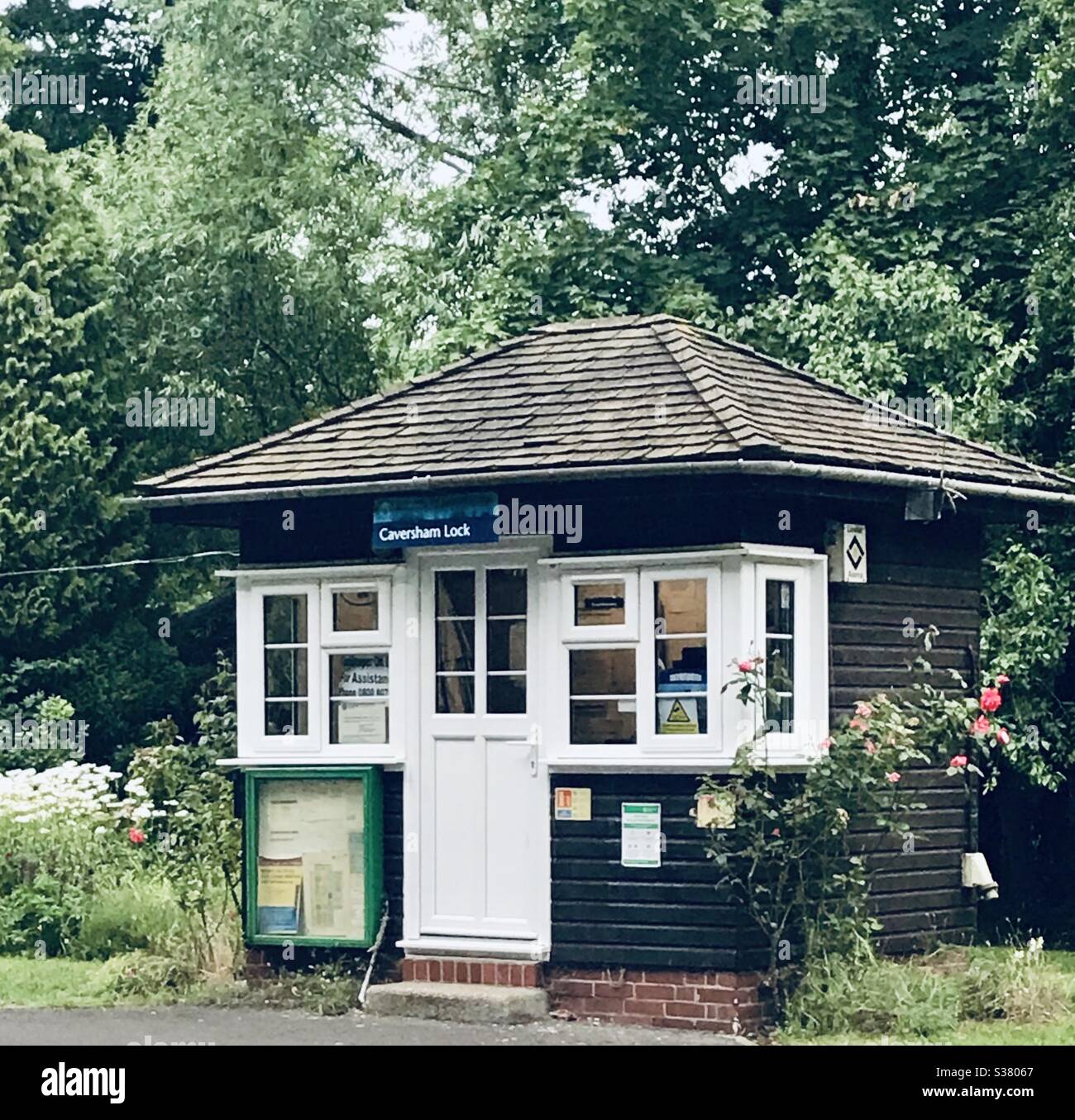 Caversham lock house Stock Photo - Alamy