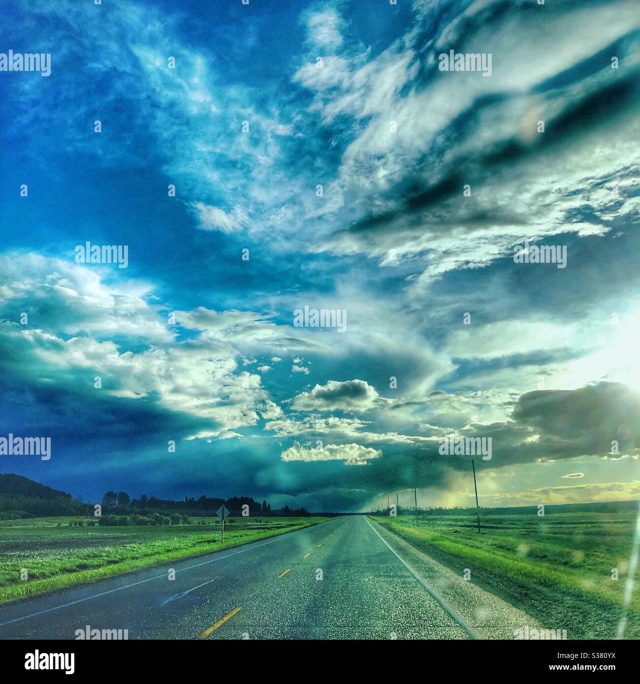 Highway sky hi-res stock photography and images - Alamy