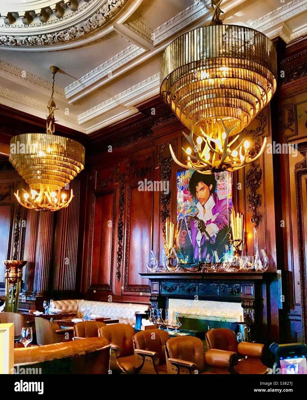 Casa loma toronto interior hi-res stock photography and images - Alamy