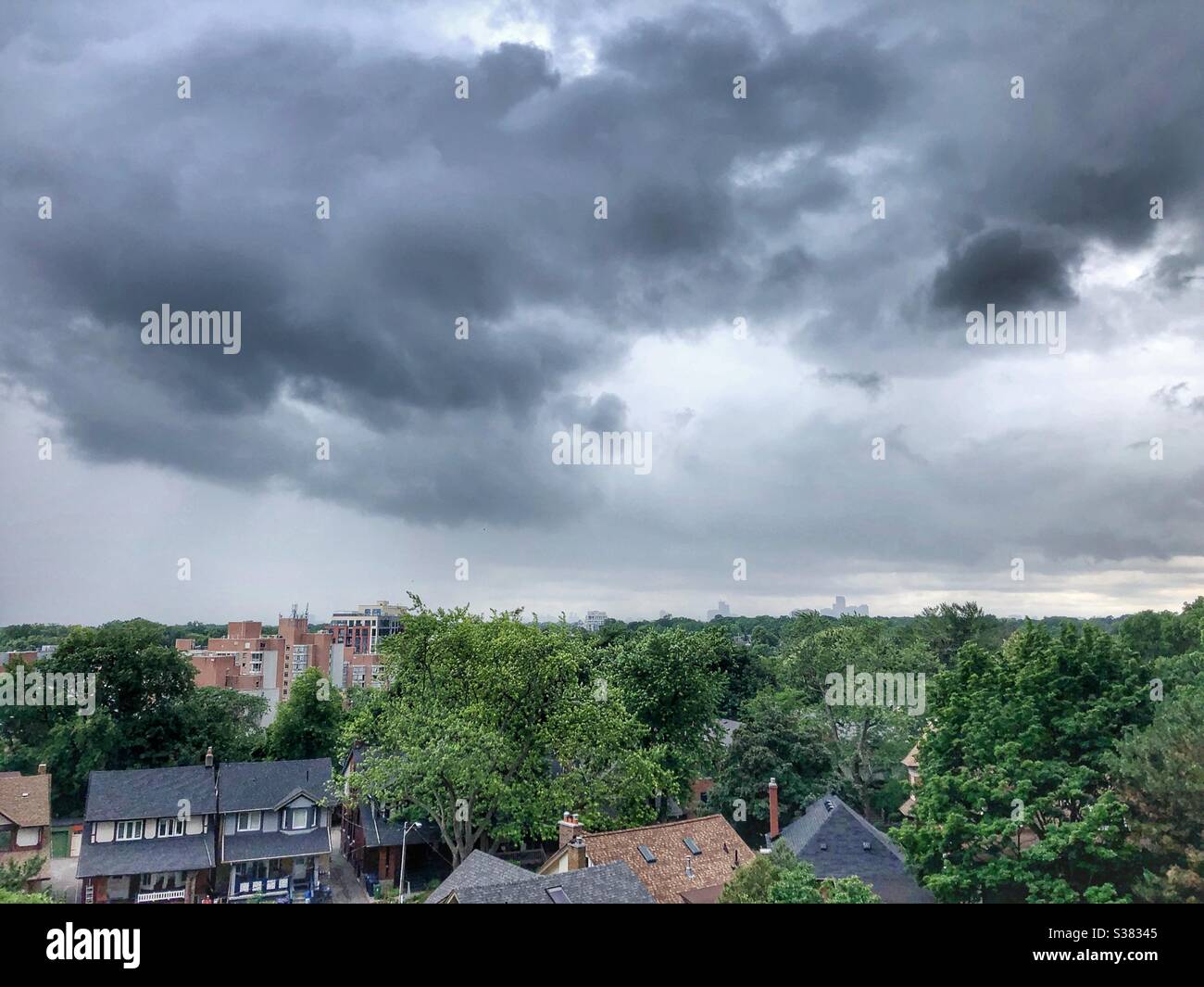 Storm clouds rolling hi-res stock photography and images - Alamy