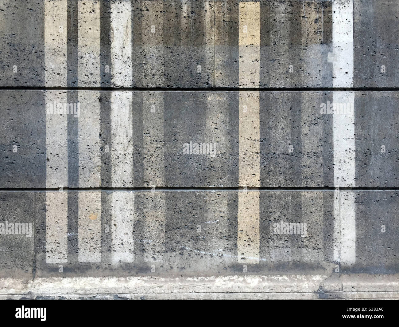 Horizontal And Vertical Stripes High Resolution Stock Photography and ...