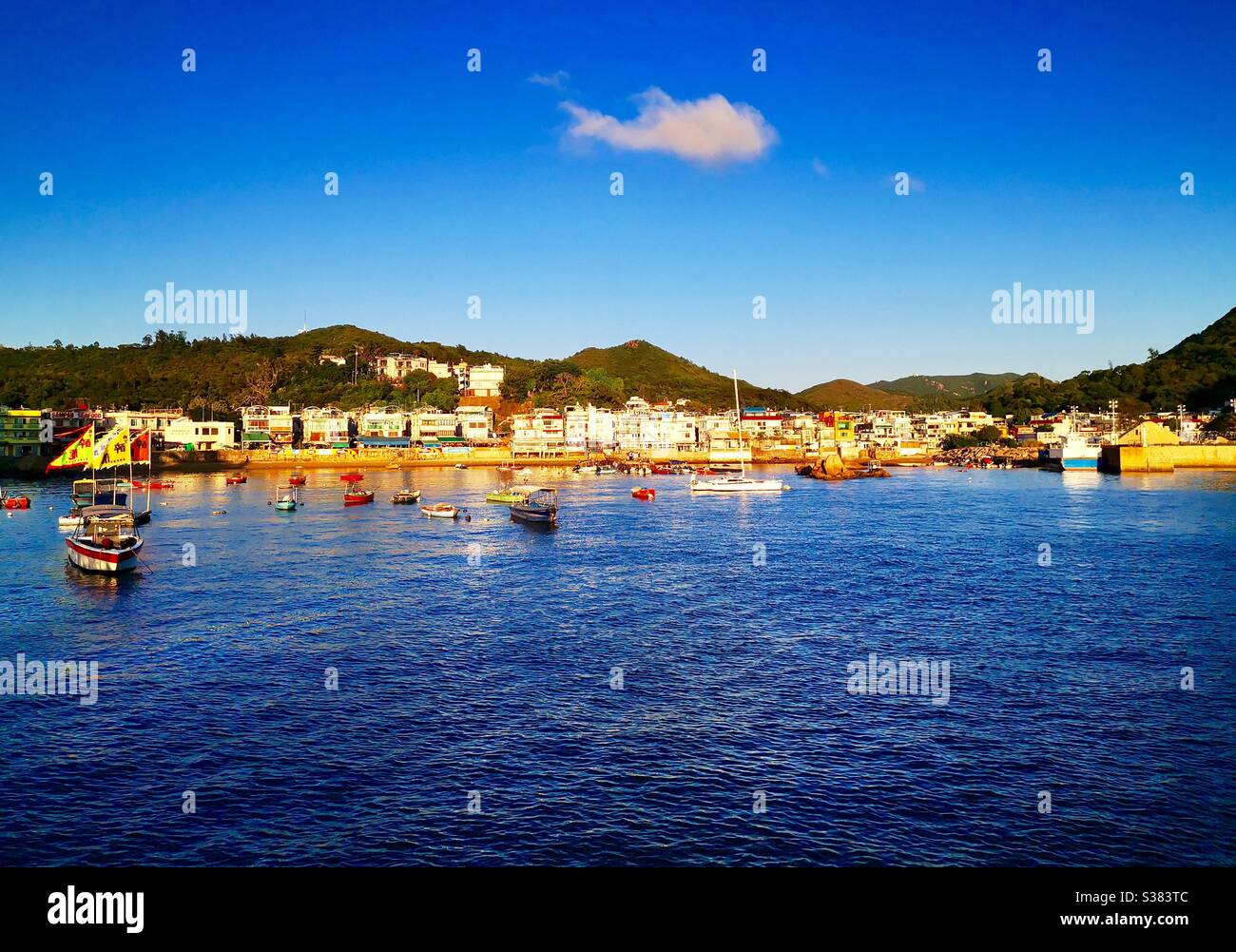 Lamma island yung shue wan village hi-res stock photography and images ...
