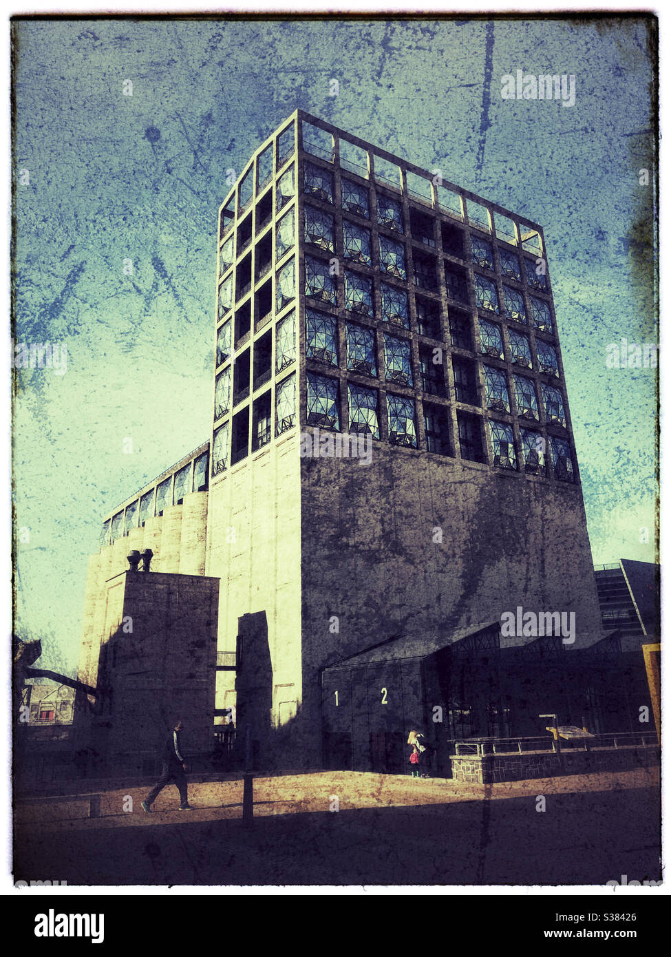 The Zeitz Museum of Contemporary Art Africa in the Grain Silo Complex ...