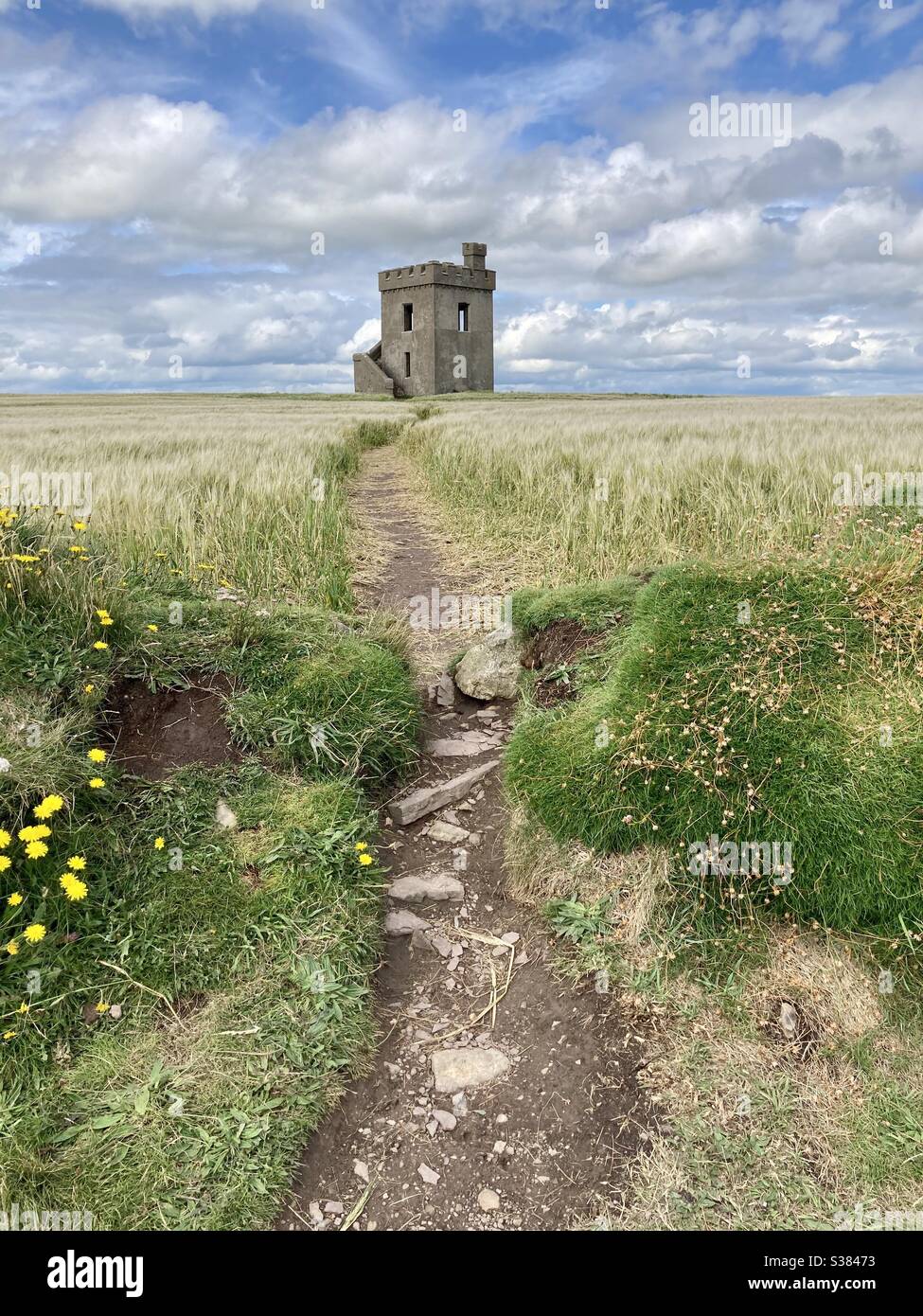 Game of thrones castle hi-res stock photography and images - Alamy