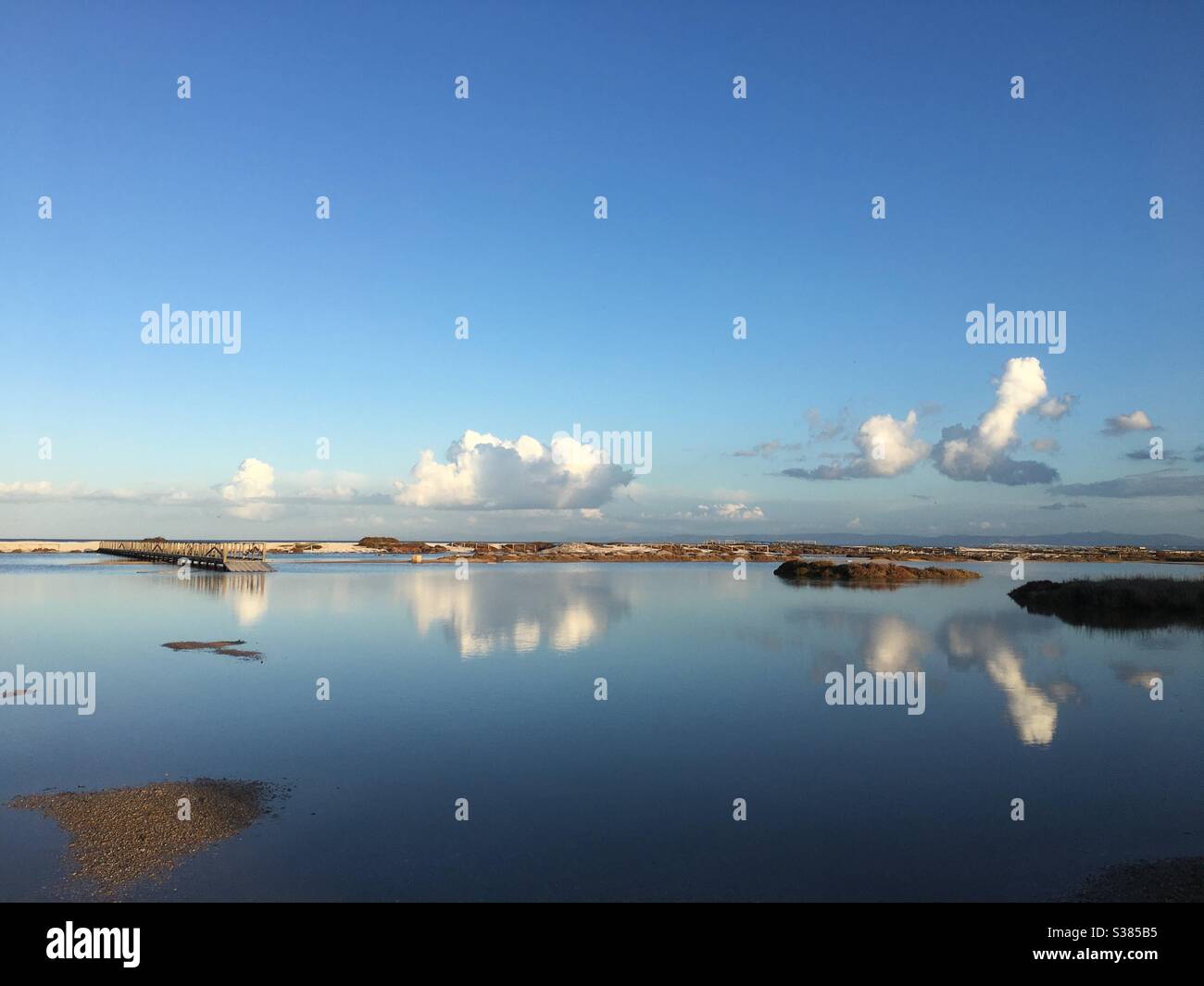 Sea water reflection hi-res stock photography and images - Alamy