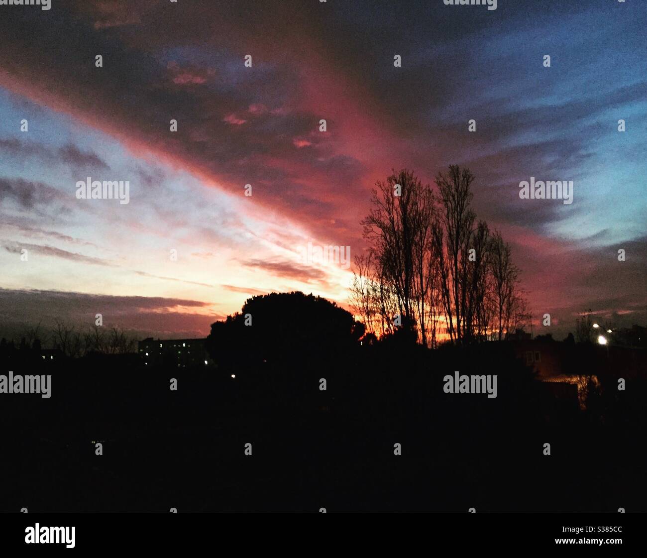 Dusk sky hi-res stock photography and images - Alamy