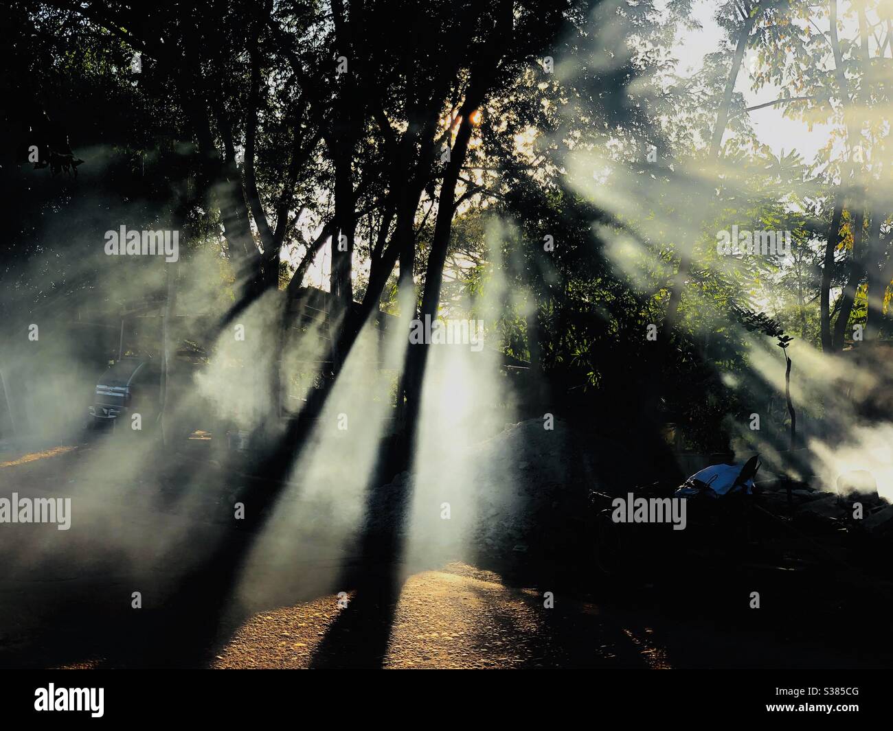 Smoke and light hi-res stock photography and images - Alamy