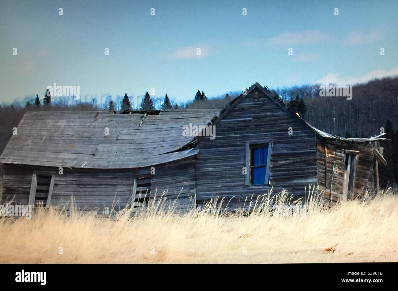 Historic house, residence, farm building, homestead, deteriorating ...
