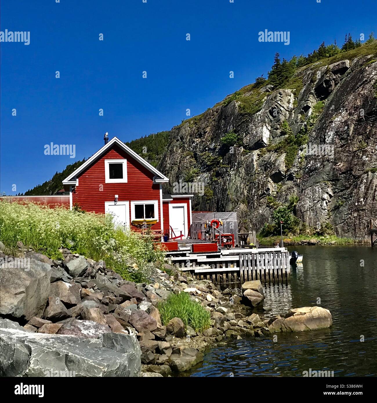 House on the bay hi-res stock photography and images - Alamy