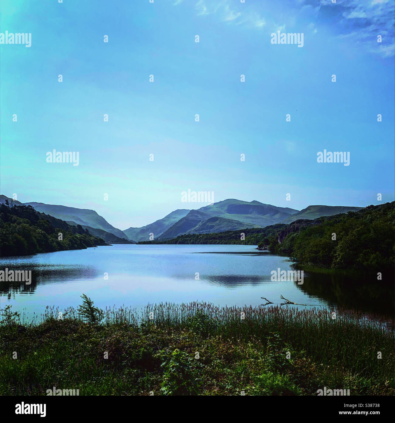 Llyn padarn lake hi-res stock photography and images - Alamy
