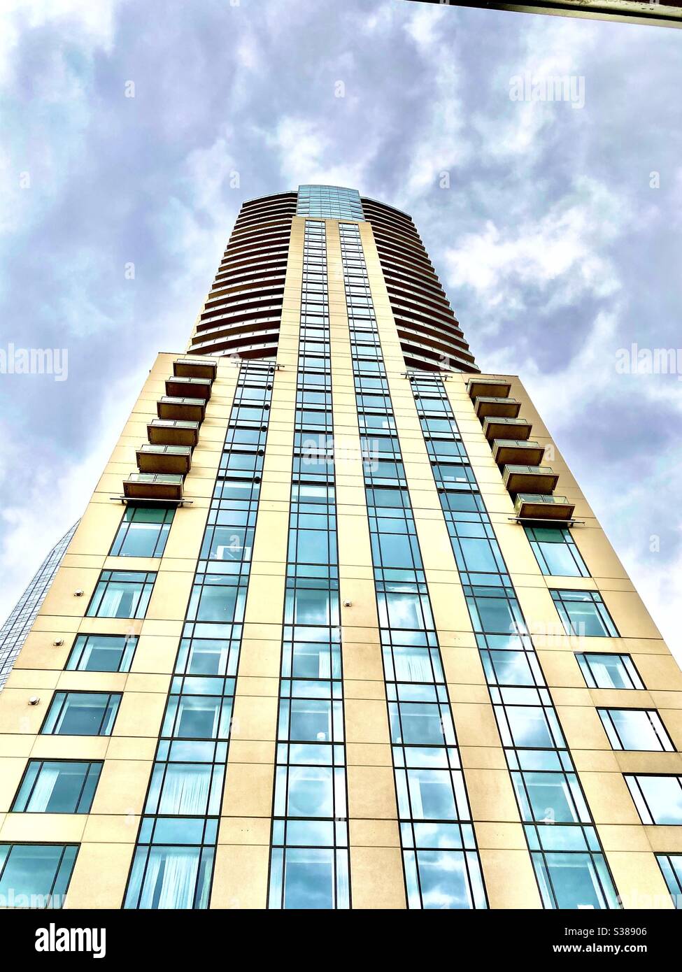 Four seasons hotel in hi-res stock photography and images - Alamy