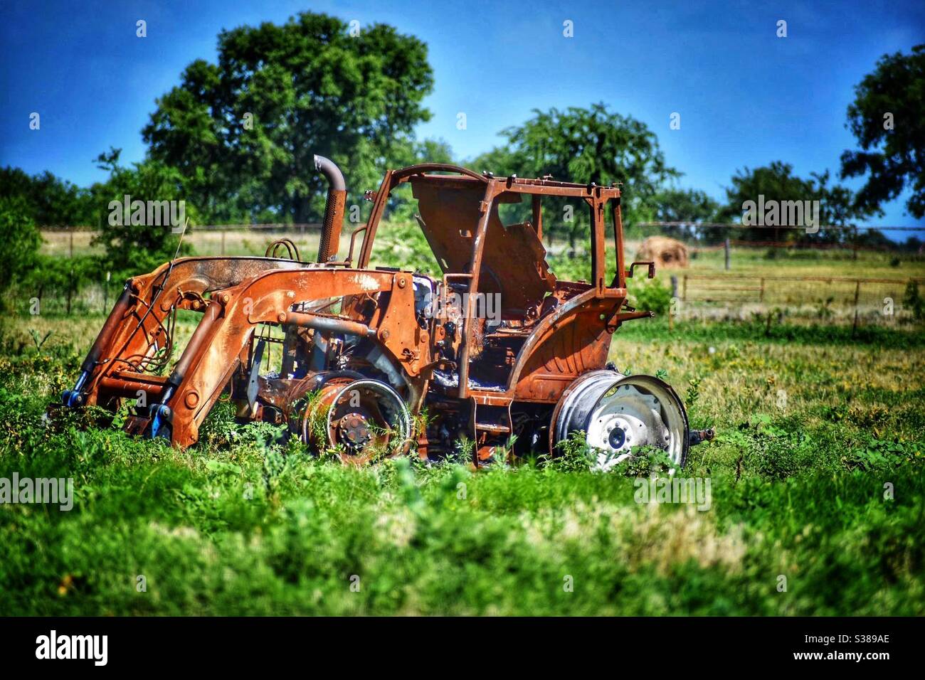 Rusted tractor hi-res stock photography and images - Alamy