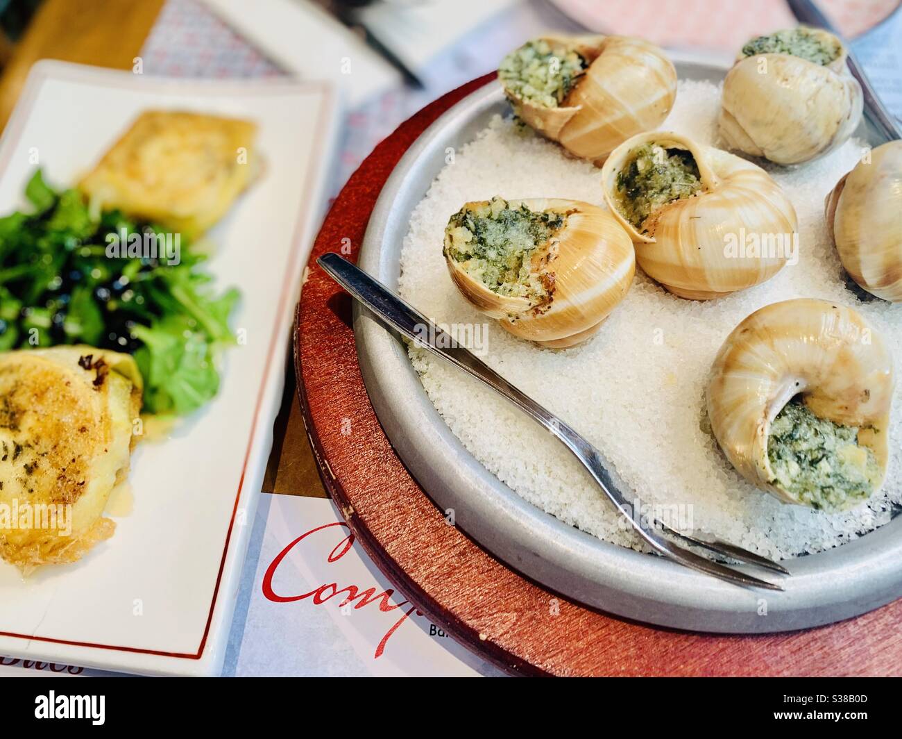 Escargot hi-res stock photography and images - Alamy