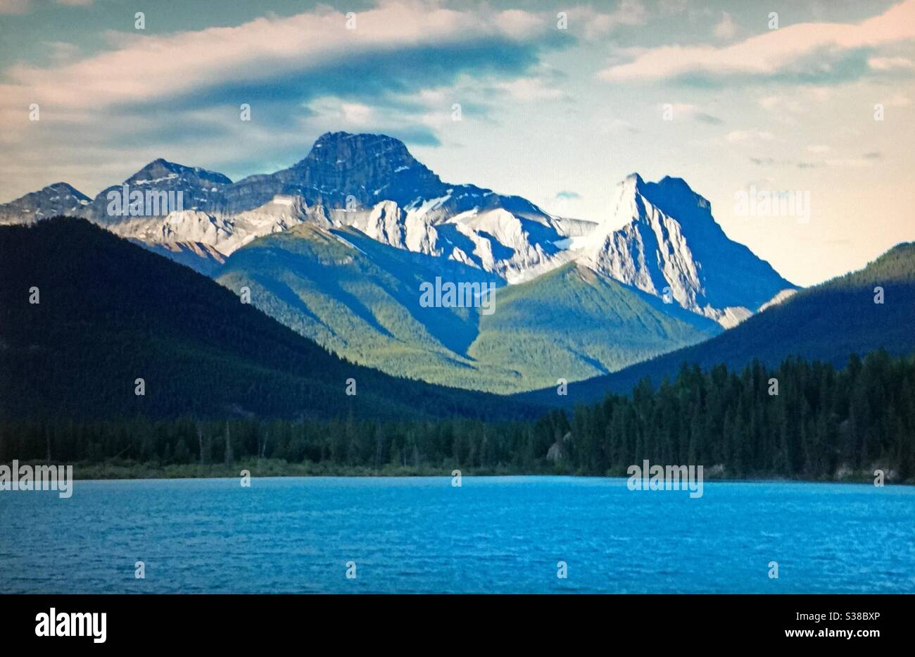 Gap Lake, Rocky Mountains, Canada, wilds, wilderness, water, rugged ...