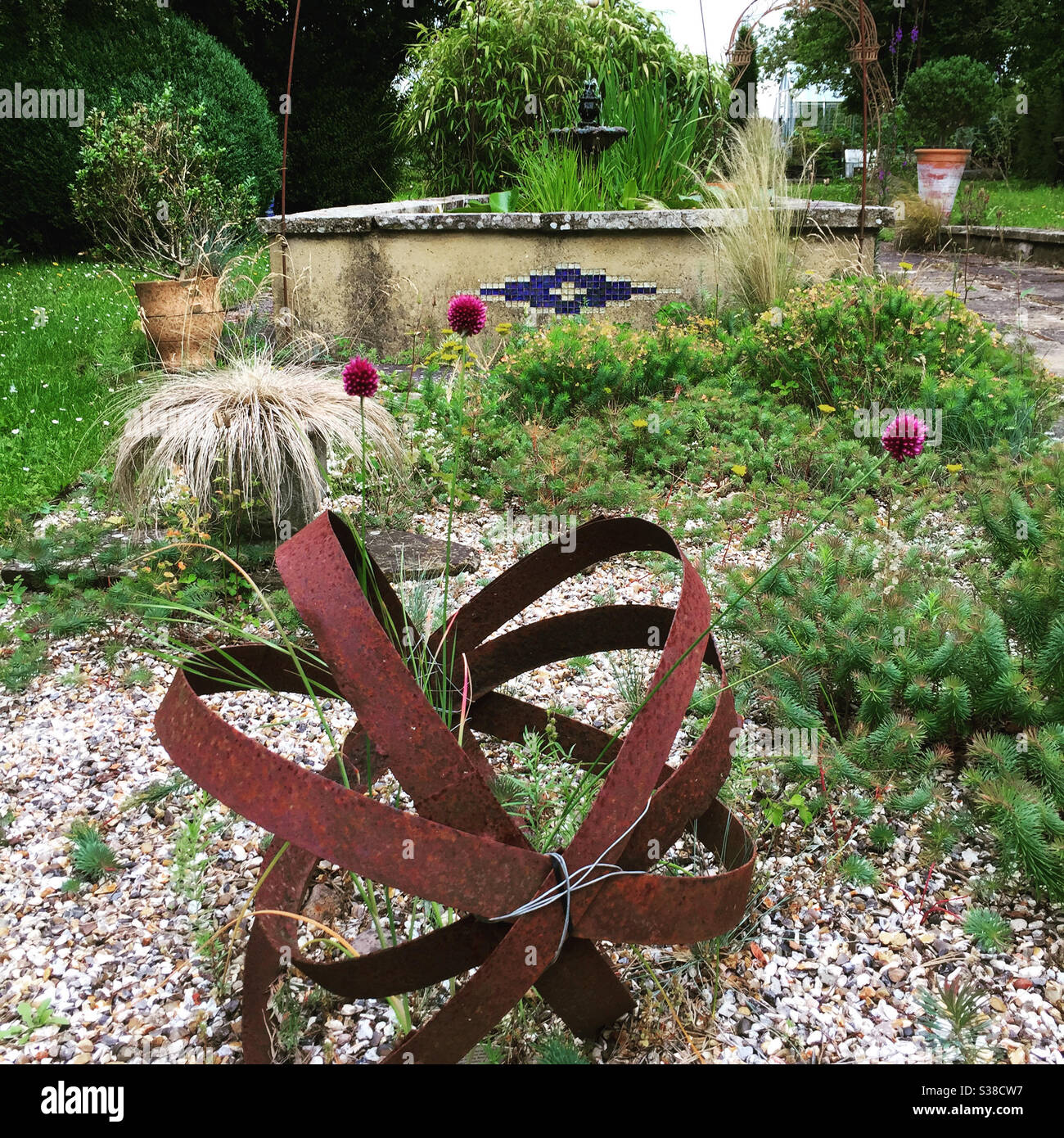 Gravel garden hi-res stock photography and images - Alamy