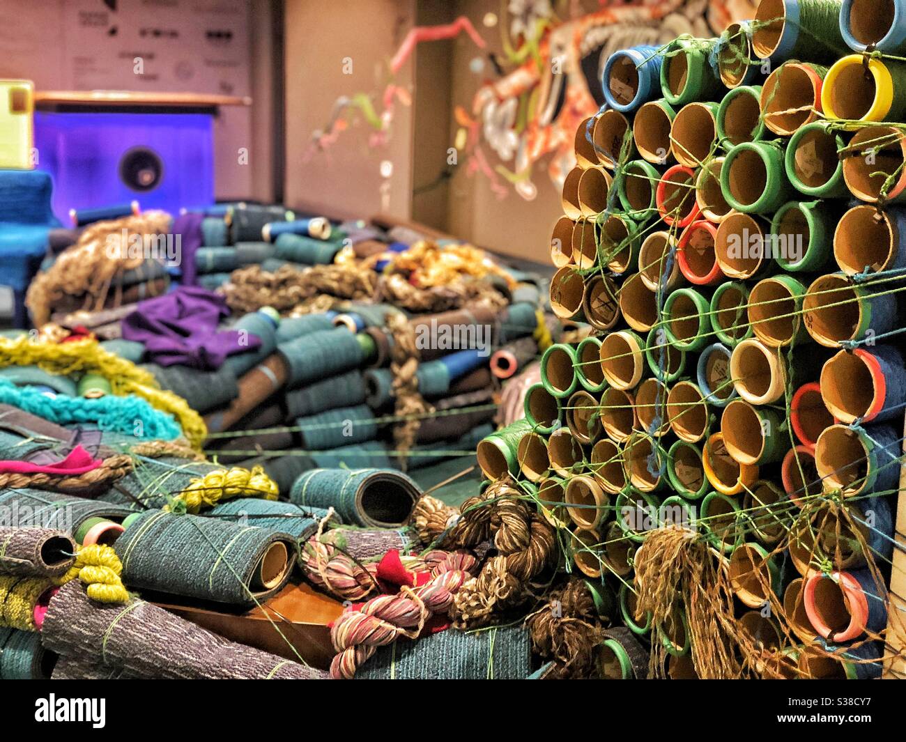 Web threads hi-res stock photography and images - Alamy