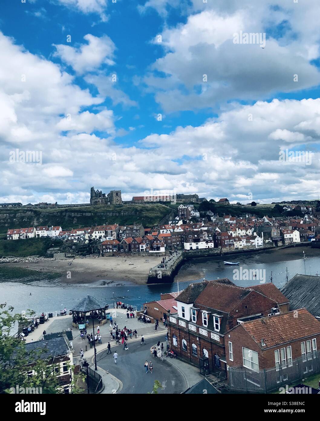 Whitby bay hi-res stock photography and images - Alamy