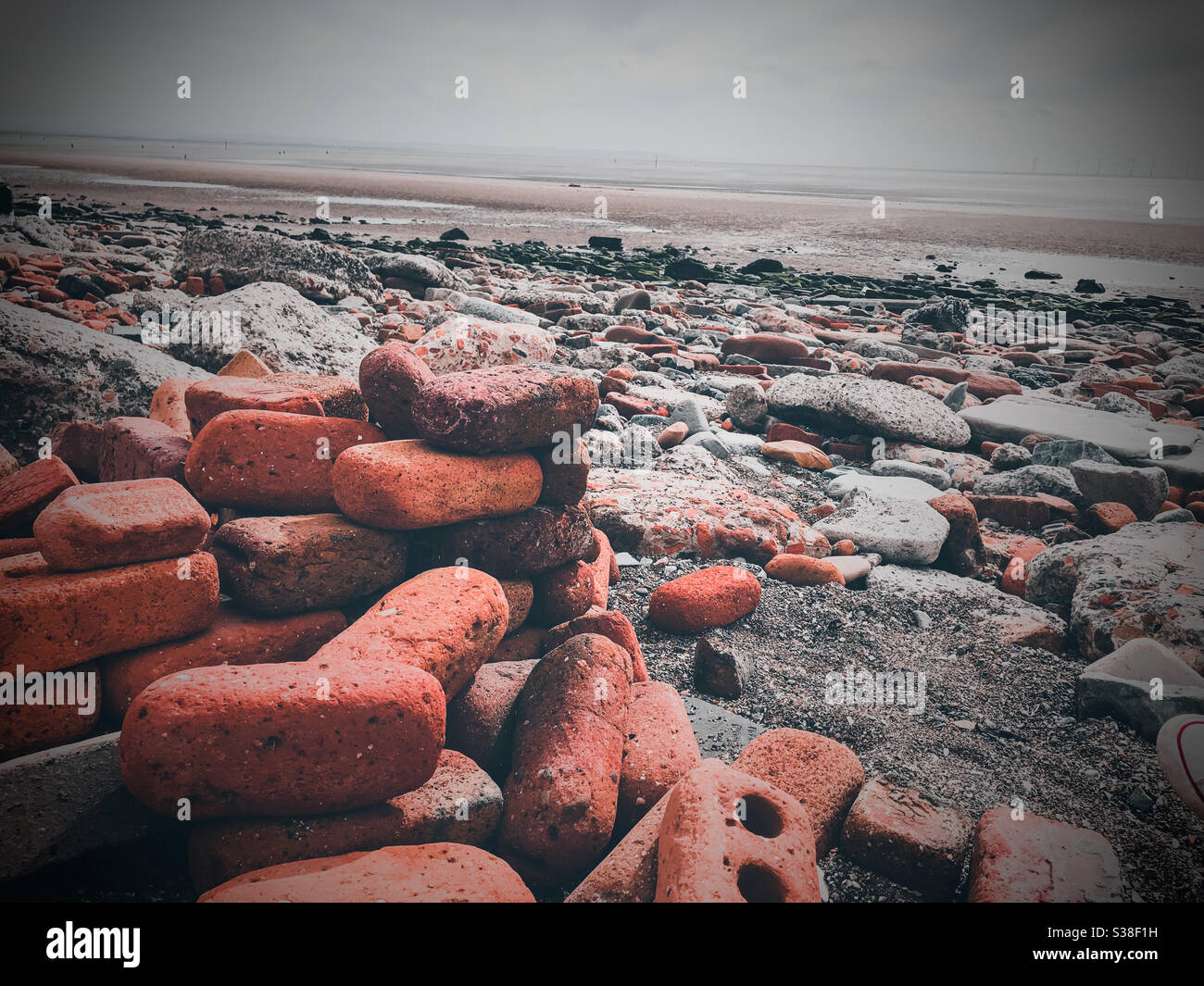 Rubble beach hi-res stock photography and images - Alamy
