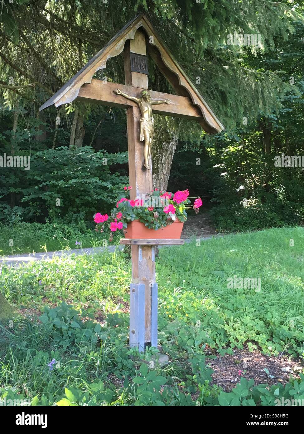 Wooden cross forest hi-res stock photography and images - Alamy