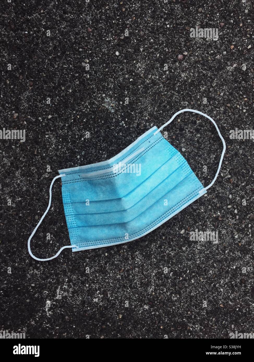 Disposable mask on ground hi-res stock photography and images - Alamy